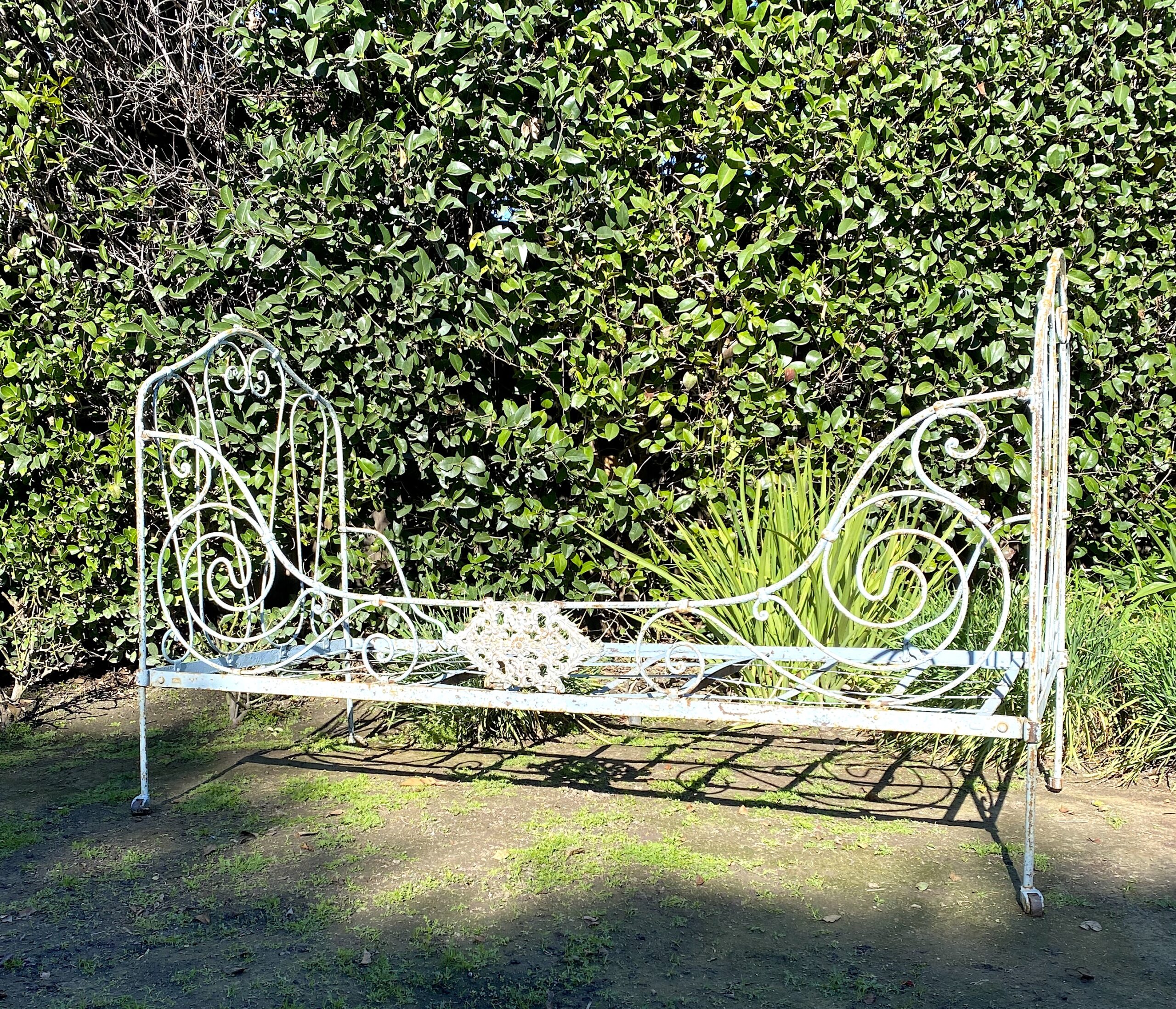 The Functionality of Antique Iron Daybeds Cathouse Antique Iron Beds