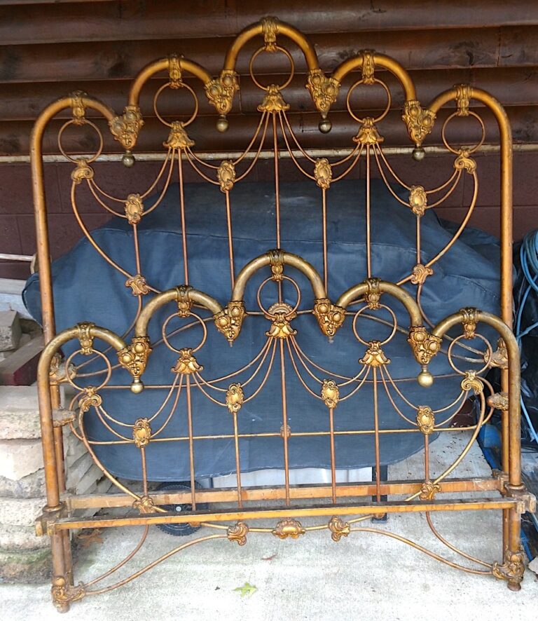 What Makes One Antique Iron Bed Better Than Another: A Deep Dive into ...